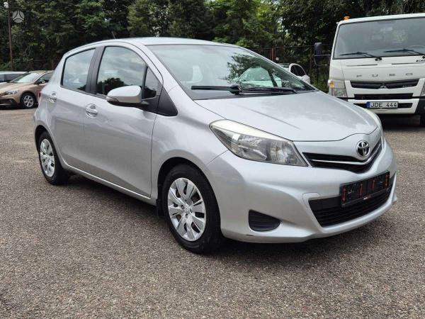 Pelēks Toyota Yaris 2014 Viļņa, ar dzinēja tilpumu 1.33 L un nobraukumu 185 tūkst. km par 3999 €, foto 3 vietnē AUTOMOTO.COM.LV