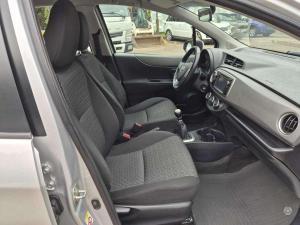 Pelēks Toyota Yaris 2014 Viļņa, ar dzinēja tilpumu 1.33 L un nobraukumu 185 tūkst. km par 3999 €, foto 9 vietnē AUTOMOTO.COM.LV