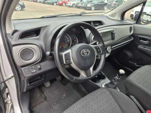 Pelēks Toyota Yaris 2014 Viļņa, ar dzinēja tilpumu 1.33 L un nobraukumu 185 tūkst. km par 3999 €, foto 10 vietnē AUTOMOTO.COM.LV