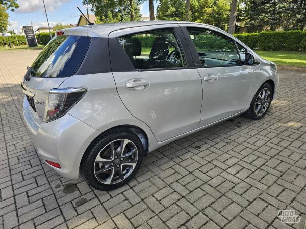 Toyota Yaris 2014 Marijampole vietnē Pelēks Toyota Yaris 2014 Marijampole, ar dzinēja tilpumu 1.50 L un nobraukumu 121 tūkst. km par 7299 €, foto 7 vietnē AUTOMOTO.COM.LV