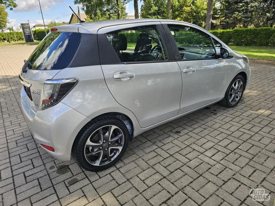 Pelēks Toyota Yaris 2014 Marijampole, ar dzinēja tilpumu 1.50 L un nobraukumu 121 tūkst. km par 7299 €, foto 7 vietnē AUTOMOTO.COM.LV