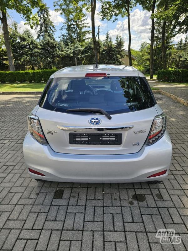 Toyota Yaris 2014 Marijampole vietnē Pelēks Toyota Yaris 2014 Marijampole, ar dzinēja tilpumu 1.50 L un nobraukumu 121 tūkst. km par 7299 €, foto 8 vietnē AUTOMOTO.COM.LV