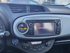 Pelēks Toyota Yaris 2014 Marijampole, ar dzinēja tilpumu 1.50 L un nobraukumu 121 tūkst. km par 7299 €, foto 15 vietnē AUTOMOTO.COM.LV