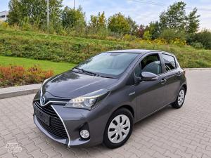Pelēks Toyota Yaris 2014 Viļņa, ar dzinēja tilpumu 1.50 L un nobraukumu 179 tūkst. km par 7950 €, foto 4 vietnē AUTOMOTO.COM.LV