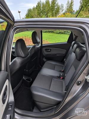 Pelēks Toyota Yaris 2014 Viļņa, ar dzinēja tilpumu 1.50 L un nobraukumu 179 tūkst. km par 7950 €, foto 11 vietnē AUTOMOTO.COM.LV