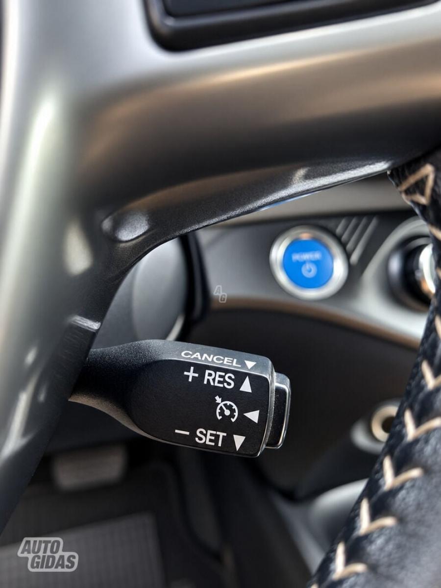 Pelēks Toyota Yaris 2014 Viļņa, ar dzinēja tilpumu 1.50 L un nobraukumu 179 tūkst. km par 7950 €, foto 16 vietnē AUTOMOTO.COM.LV