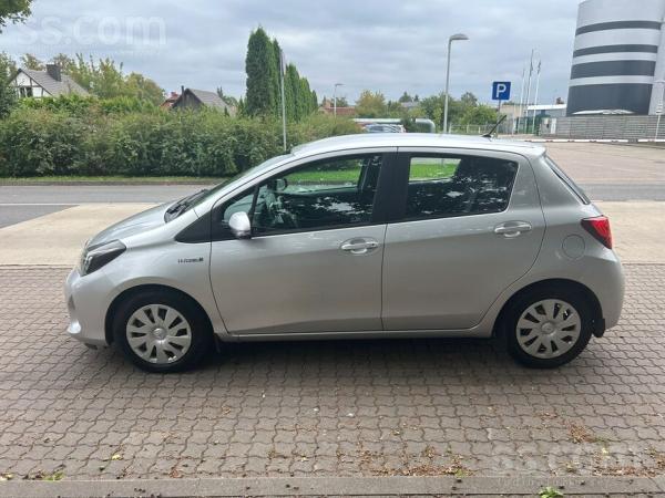 Grey Toyota Yaris 2015 in Jelgava, with an engine capacity of 1.50 L and mileage of 165 thousand km for 6500 €, photo 6 on AUTOMOTO.COM.LV