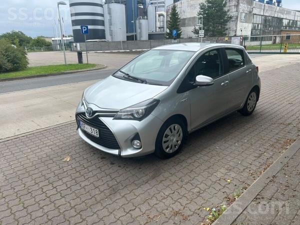 Grey Toyota Yaris 2015 in Jelgava, with an engine capacity of 1.50 L and mileage of 165 thousand km for 6500 €, photo 7 on AUTOMOTO.COM.LV