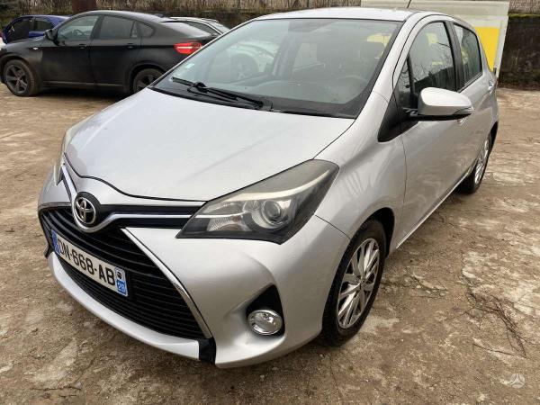 Pelēks Toyota Yaris 2015 Tauragė, ar dzinēja tilpumu 1.36 L un nobraukumu 205 tūkst. km par 4800 €, foto 2 vietnē AUTOMOTO.COM.LV