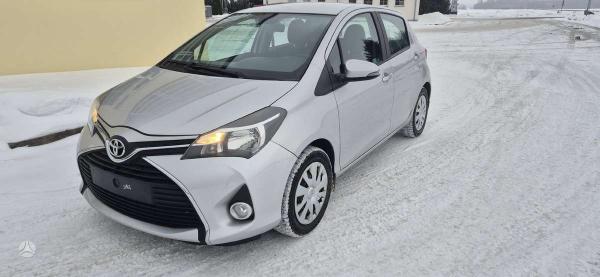 Grey Toyota Yaris 2015 in Kupiskis, with an engine capacity of 1.33 L and mileage of 49 thousand km for 6500 €, photo 1 on AUTOMOTO.COM.LV