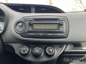Pelēks Toyota Yaris 2015 Valmiera, ar dzinēja tilpumu 1.30 L un nobraukumu 262 tūkst. km par 6000 €, foto 5 vietnē AUTOMOTO.COM.LV
