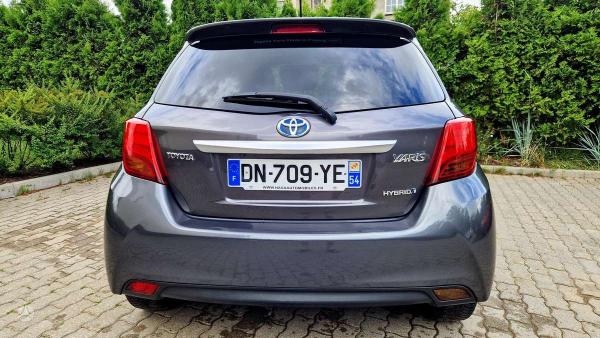 Pelēks Toyota Yaris 2015 Viļņa, ar dzinēja tilpumu 1.50 L un nobraukumu 230 tūkst. km par 7500 €, foto 7 vietnē AUTOMOTO.COM.LV