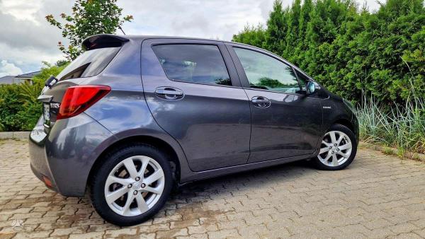 Pelēks Toyota Yaris 2015 Viļņa, ar dzinēja tilpumu 1.50 L un nobraukumu 230 tūkst. km par 7500 €, foto 10 vietnē AUTOMOTO.COM.LV