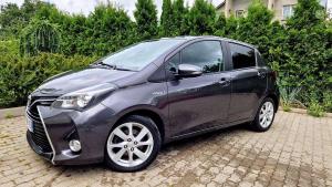 Grey Toyota Yaris 2015 in Vilnius, with an engine capacity of 1.50 L and mileage of 230 thousand km for 7500 €, photo 13 on AUTOMOTO.COM.LV