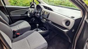 Grey Toyota Yaris 2015 in Vilnius, with an engine capacity of 1.50 L and mileage of 230 thousand km for 7500 €, photo 19 on AUTOMOTO.COM.LV