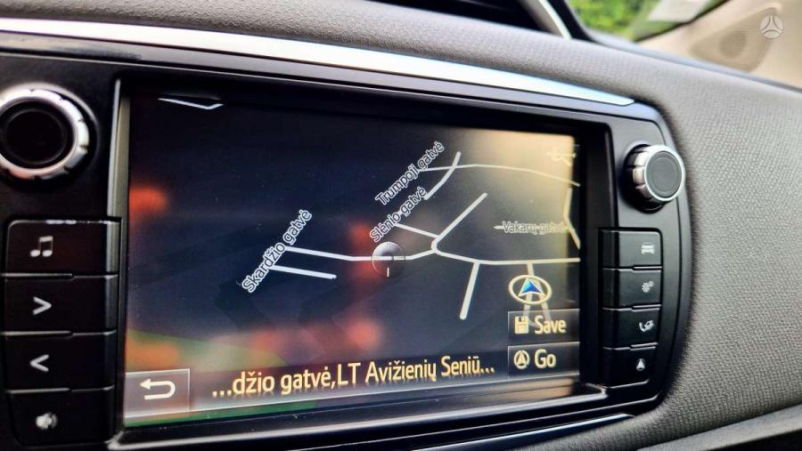 Grey Toyota Yaris 2015 in Vilnius, with an engine capacity of 1.50 L and mileage of 230 thousand km for 7500 €, photo 28 on AUTOMOTO.COM.LV