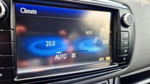 Grey Toyota Yaris 2015 in Vilnius, with an engine capacity of 1.50 L and mileage of 230 thousand km for 7500 €, photo 31 on AUTOMOTO.COM.LV