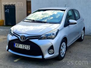 Pelēks Toyota Yaris 2015 Rīga, ar dzinēja tilpumu 1.30 L un nobraukumu 173 tūkst. km par 6800 €, foto  vietnē AUTOMOTO.COM.LV