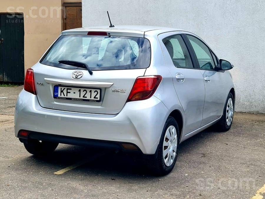 Pelēks Toyota Yaris 2015 Rīga, ar dzinēja tilpumu 1.30 L un nobraukumu 173 tūkst. km par 6800 €, foto 3 vietnē AUTOMOTO.COM.LV