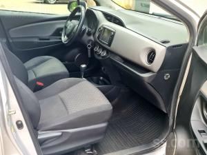Pelēks Toyota Yaris 2015 Rīga, ar dzinēja tilpumu 1.30 L un nobraukumu 173 tūkst. km par 6800 €, foto 6 vietnē AUTOMOTO.COM.LV