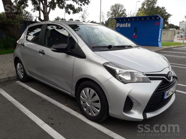 Grey Toyota Yaris 2015 in Riga, with an engine capacity of 1.30 L and mileage of 268 thousand km for 5100 €, photo 1 on AUTOMOTO.COM.LV