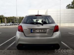Pelēks Toyota Yaris 2015 Rīga, ar dzinēja tilpumu 1.30 L un nobraukumu 268 tūkst. km par 5100 €, foto 3 vietnē AUTOMOTO.COM.LV