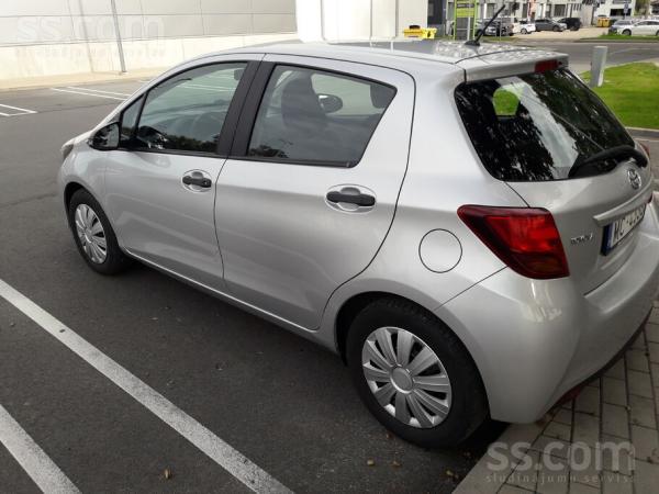 Grey Toyota Yaris 2015 in Riga, with an engine capacity of 1.30 L and mileage of 268 thousand km for 5100 €, photo 4 on AUTOMOTO.COM.LV