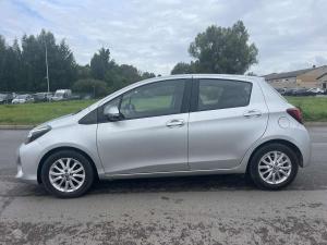 Grey Toyota Yaris 2015 in Taurage, with an engine capacity of 1.36 L and mileage of 253 thousand km for 4800 €, photo 5 on AUTOMOTO.COM.LV