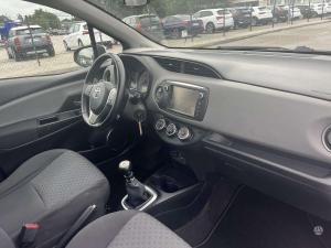 Grey Toyota Yaris 2015 in Taurage, with an engine capacity of 1.36 L and mileage of 253 thousand km for 4800 €, photo 10 on AUTOMOTO.COM.LV