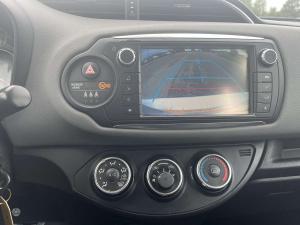 Grey Toyota Yaris 2015 in Taurage, with an engine capacity of 1.36 L and mileage of 253 thousand km for 4800 €, photo 12 on AUTOMOTO.COM.LV