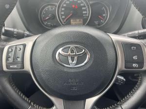 Grey Toyota Yaris 2015 in Taurage, with an engine capacity of 1.36 L and mileage of 253 thousand km for 4800 €, photo 13 on AUTOMOTO.COM.LV