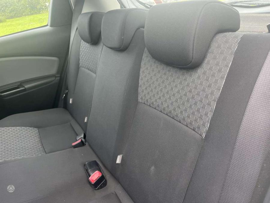 Grey Toyota Yaris 2015 in Taurage, with an engine capacity of 1.36 L and mileage of 253 thousand km for 4800 €, photo 17 on AUTOMOTO.COM.LV