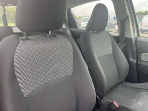 Grey Toyota Yaris 2015 in Taurage, with an engine capacity of 1.36 L and mileage of 253 thousand km for 4800 €, photo 18 on AUTOMOTO.COM.LV
