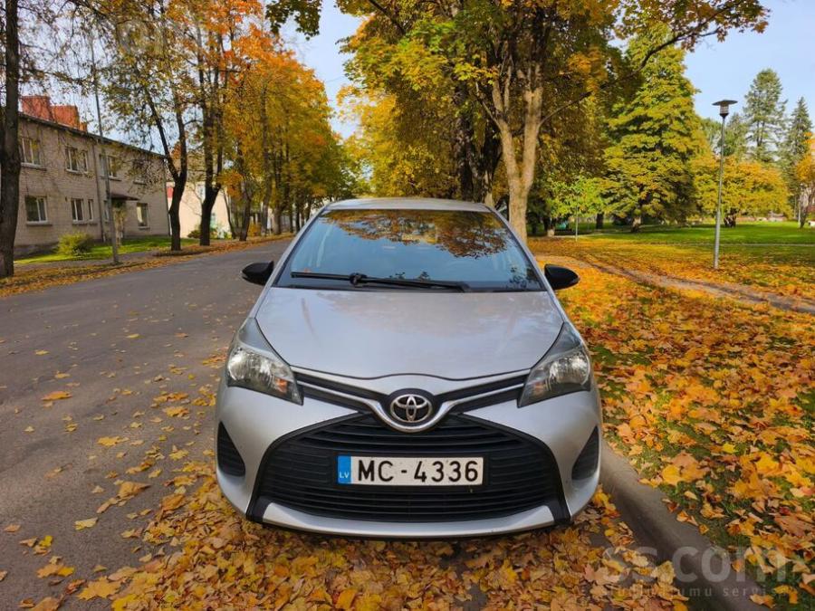 Grey Toyota Yaris 2015 in Riga, with an engine capacity of 1.30 L and mileage of 269 thousand km for 5100 €, photo 3 on AUTOMOTO.COM.LV