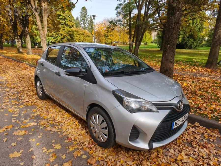 Grey Toyota Yaris 2015 in Riga, with an engine capacity of 1.30 L and mileage of 269 thousand km for 5100 €, photo 4 on AUTOMOTO.COM.LV
