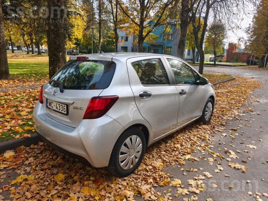 Grey Toyota Yaris 2015 in Riga, with an engine capacity of 1.30 L and mileage of 269 thousand km for 5100 €, photo 6 on AUTOMOTO.COM.LV