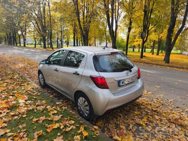 Grey Toyota Yaris 2015 in Riga, with an engine capacity of 1.30 L and mileage of 269 thousand km for 5100 €, photo 8 on AUTOMOTO.COM.LV