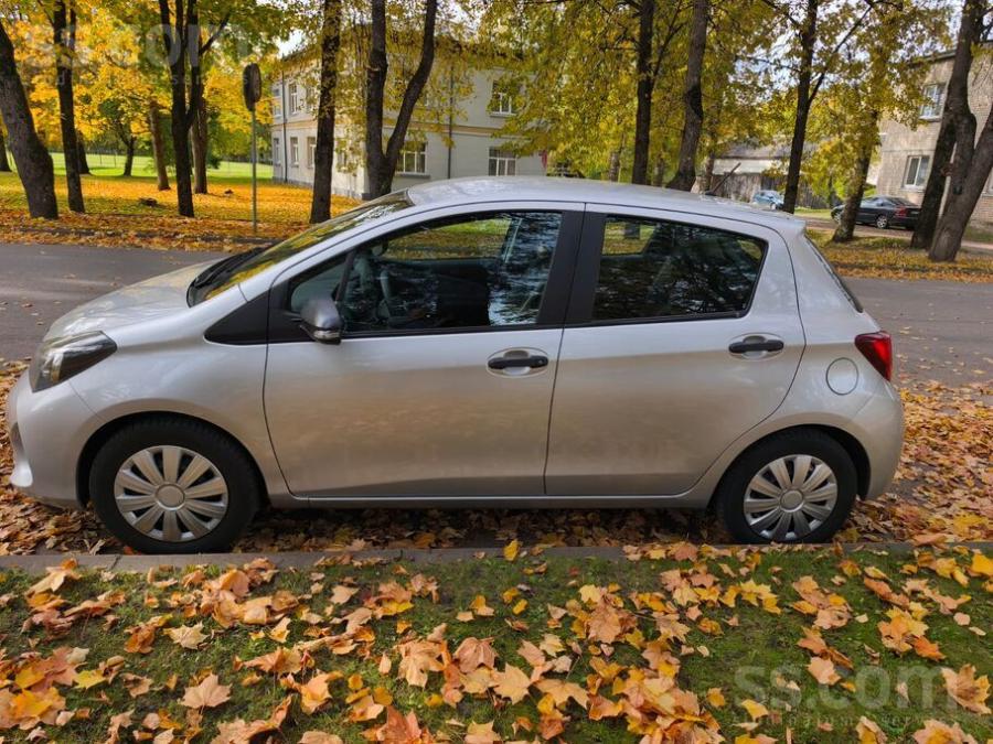 Grey Toyota Yaris 2015 in Riga, with an engine capacity of 1.30 L and mileage of 269 thousand km for 5100 €, photo 9 on AUTOMOTO.COM.LV