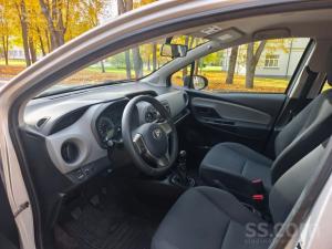 Grey Toyota Yaris 2015 in Riga, with an engine capacity of 1.30 L and mileage of 269 thousand km for 5100 €, photo 10 on AUTOMOTO.COM.LV