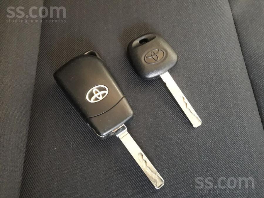 Grey Toyota Yaris 2015 in Riga, with an engine capacity of 1.30 L and mileage of 269 thousand km for 5100 €, photo 16 on AUTOMOTO.COM.LV