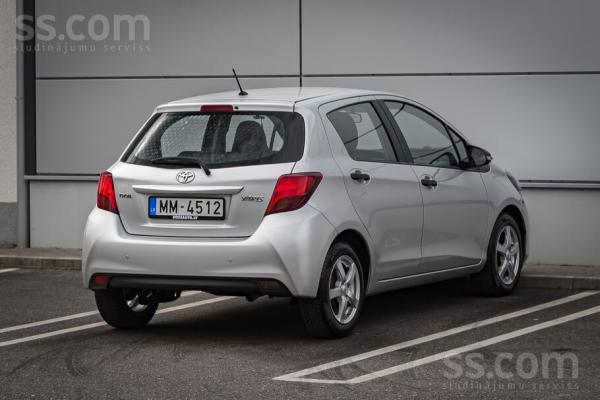 Pelēks Toyota Yaris 2015 Rīga, ar dzinēja tilpumu 1.40 L un nobraukumu 200 tūkst. km par 5450 €, foto 5 vietnē AUTOMOTO.COM.LV