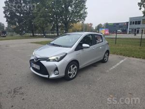 Grey Toyota Yaris 2015 in Jurmala, with an engine capacity of 1.50 L and mileage of 109 thousand km for 8950 €, photo 3 on AUTOMOTO.COM.LV