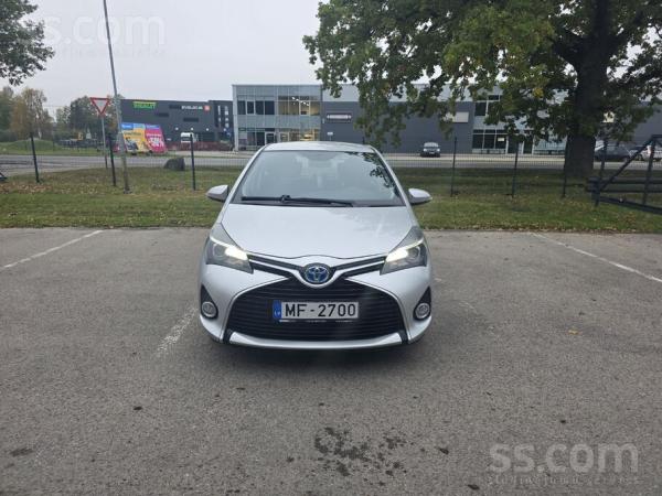 Pelēks Toyota Yaris 2015 Jūrmala, ar dzinēja tilpumu 1.50 L un nobraukumu 109 tūkst. km par 8950 €, foto 4 vietnē AUTOMOTO.COM.LV
