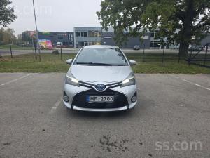 Grey Toyota Yaris 2015 in Jurmala, with an engine capacity of 1.50 L and mileage of 109 thousand km for 8950 €, photo 4 on AUTOMOTO.COM.LV