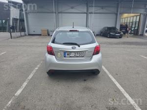 Grey Toyota Yaris 2015 in Jurmala, with an engine capacity of 1.50 L and mileage of 109 thousand km for 8950 €, photo 7 on AUTOMOTO.COM.LV