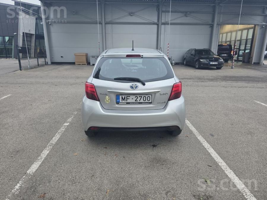 Grey Toyota Yaris 2015 in Jurmala, with an engine capacity of 1.50 L and mileage of 109 thousand km for 8950 €, photo 7 on AUTOMOTO.COM.LV