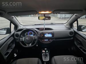 Grey Toyota Yaris 2015 in Jurmala, with an engine capacity of 1.50 L and mileage of 109 thousand km for 8950 €, photo 13 on AUTOMOTO.COM.LV