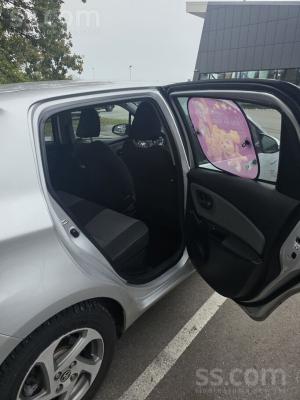 Grey Toyota Yaris 2015 in Jurmala, with an engine capacity of 1.50 L and mileage of 109 thousand km for 8950 €, photo 18 on AUTOMOTO.COM.LV