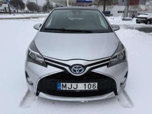 Grey Toyota Yaris 2016 in Vilnius, with an engine capacity of 1.50 L and mileage of 161 thousand km for 8500 €, photo 2 on AUTOMOTO.COM.LV