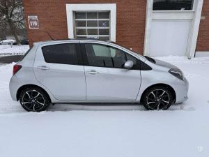 Grey Toyota Yaris 2016 in Vilnius, with an engine capacity of 1.50 L and mileage of 161 thousand km for 8500 €, photo 4 on AUTOMOTO.COM.LV